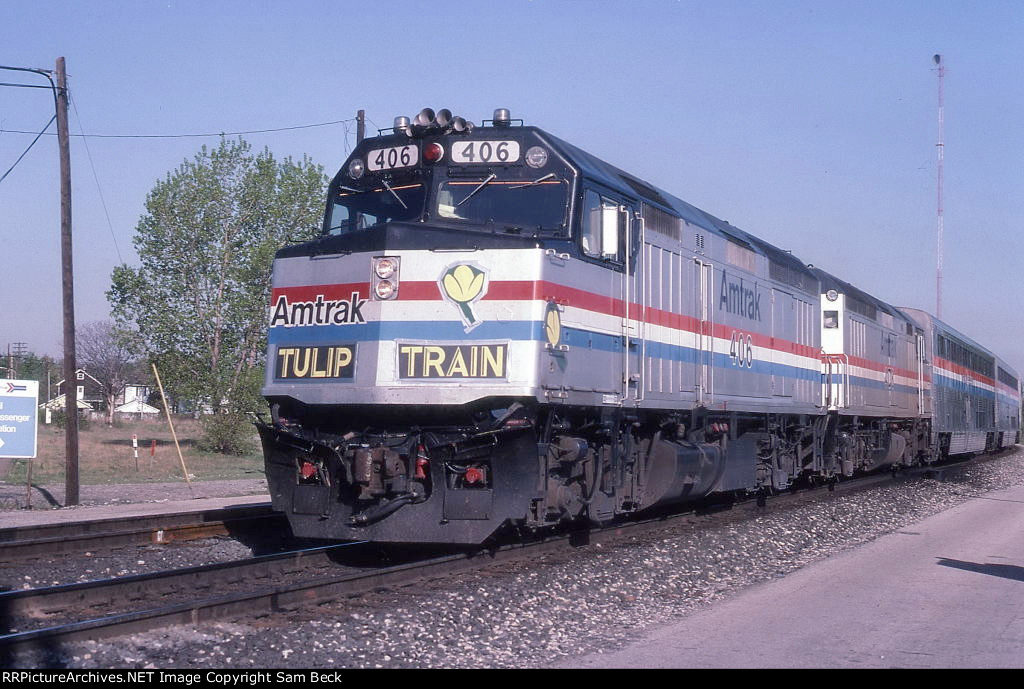 AMTK 406 and 408 with the Tulkp Train